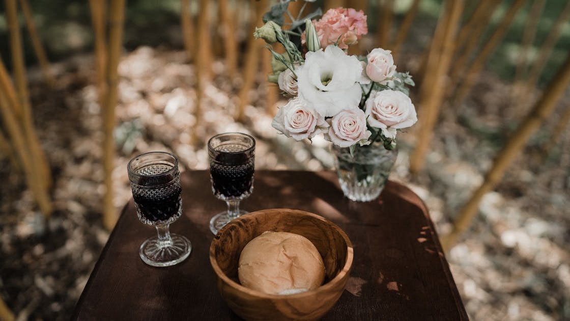 Communion Explained: Here’s Why We Eat and Drink to Remember Jesus ...